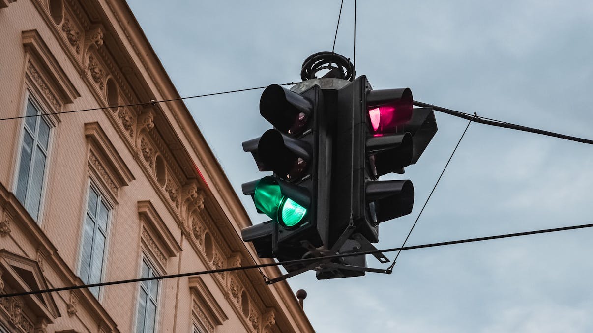Verkehrsforschung – Vier statt drei Ampelfarben – Darum ist das jetzt ...